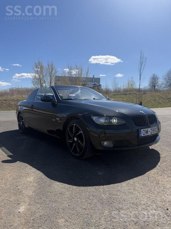 Black BMW 320 2007 in Jelgava, with an engine capacity of 2.00 L and mileage of 296 thousand km for 7500 €, photo 3 on AUTOMOTO.COM.LV