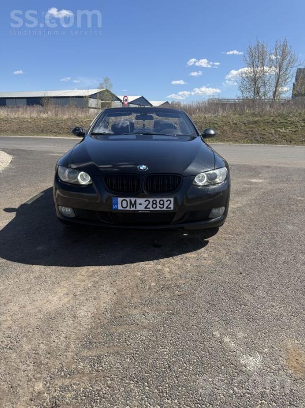 Black BMW 320 2007 in Jelgava, with an engine capacity of 2.00 L and mileage of 296 thousand km for 7500 €, photo 6 on AUTOMOTO.COM.LV