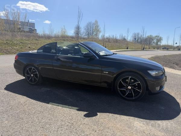 Black BMW 320 2007 in Jelgava, with an engine capacity of 2.00 L and mileage of 296 thousand km for 7500 €, photo 9 on AUTOMOTO.COM.LV