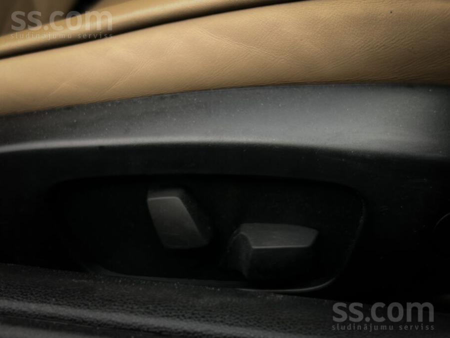 Black BMW 320 2008 in Tukums, with an engine capacity of 2.00 L and mileage of 168 thousand km for 6999 €, photo 10 on AUTOMOTO.COM.LV