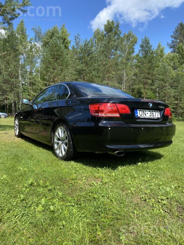 Black BMW 320 2008 in Riga, with an engine capacity of 2.00 L and mileage of 366 thousand km for 6500 €, photo 5 on AUTOMOTO.COM.LV