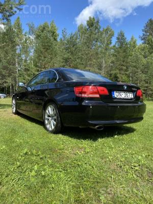 Melns BMW 320 2008 Rīga, ar dzinēja tilpumu 2.00 L un nobraukumu 366 tūkst. km par 6500 €, foto 6 vietnē AUTOMOTO.COM.LV