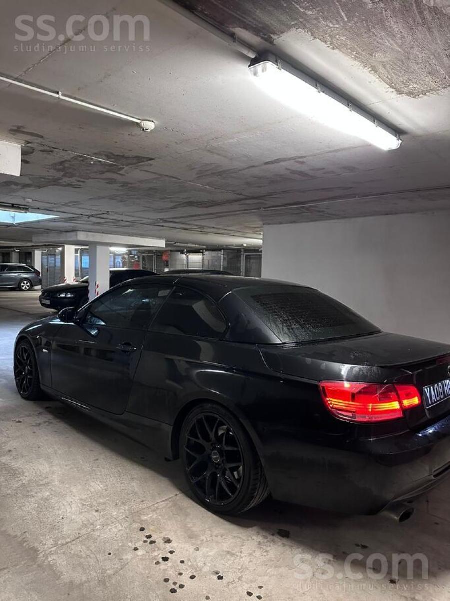 Black BMW 320 2008 in Riga, with an engine capacity of 2.00 L and mileage of 157 thousand km for 2990 €, photo 3 on AUTOMOTO.COM.LV