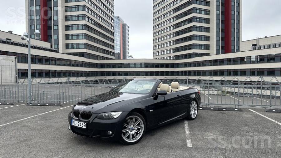 Black BMW 320 2009 in Riga, with an engine capacity of 2.00 L and mileage of 301 thousand km for 8600 €, photo 1 on AUTOMOTO.COM.LV