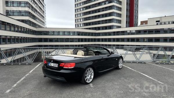 Black BMW 320 2009 in Riga, with an engine capacity of 2.00 L and mileage of 301 thousand km for 8600 €, photo 3 on AUTOMOTO.COM.LV
