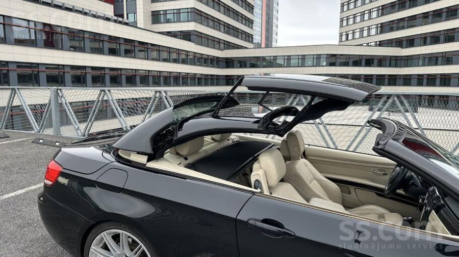 Black BMW 320 2009 in Riga, with an engine capacity of 2.00 L and mileage of 301 thousand km for 8600 €, photo 5 on AUTOMOTO.COM.LV