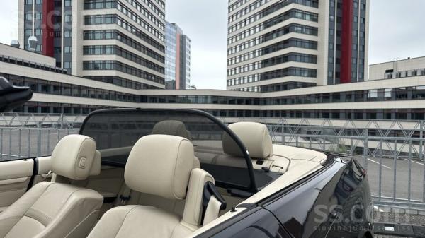 Black BMW 320 2009 in Riga, with an engine capacity of 2.00 L and mileage of 301 thousand km for 8600 €, photo 5 on AUTOMOTO.COM.LV