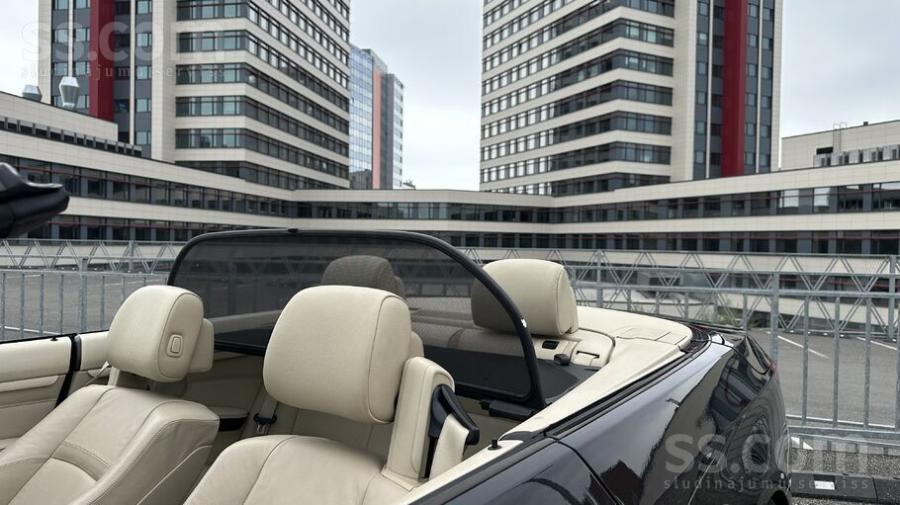 Black BMW 320 2009 in Riga, with an engine capacity of 2.00 L and mileage of 301 thousand km for 8600 €, photo 6 on AUTOMOTO.COM.LV
