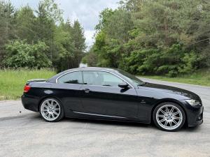 Black BMW 320 2009 in Vilnius, with an engine capacity of 2.00 L and mileage of 257 thousand km for 8200 €, photo 3 on AUTOMOTO.COM.LV