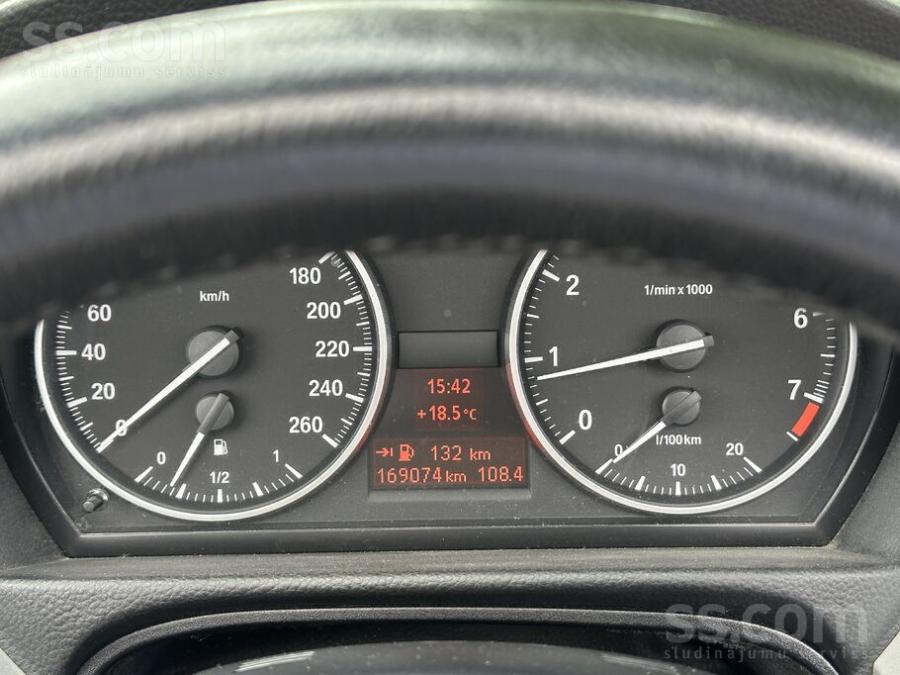 Black BMW 320 2009 in Riga, with an engine capacity of 2.00 L and mileage of 169 thousand km for 6990 €, photo 25 on AUTOMOTO.COM.LV