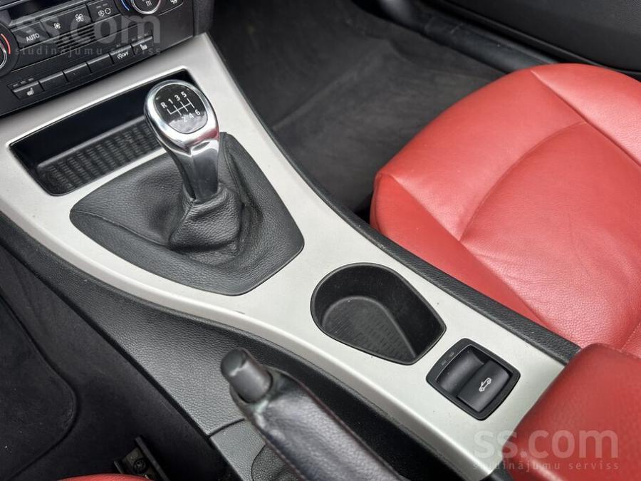 Black BMW 320 2009 in Riga, with an engine capacity of 2.00 L and mileage of 169 thousand km for 6990 €, photo 28 on AUTOMOTO.COM.LV