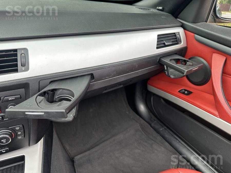 Black BMW 320 2009 in Riga, with an engine capacity of 2.00 L and mileage of 169 thousand km for 6990 €, photo 29 on AUTOMOTO.COM.LV
