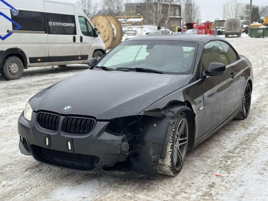 Melns BMW 320 2010 Kauņa, ar dzinēja tilpumu 2.00 L un nobraukumu 240 tūkst. km par 6900 €, foto 2 vietnē AUTOMOTO.COM.LV