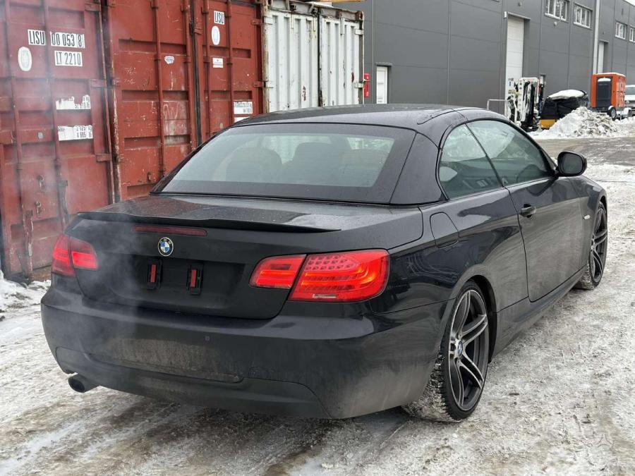 Melns BMW 320 2010 Kauņa, ar dzinēja tilpumu 2.00 L un nobraukumu 240 tūkst. km par 6900 €, foto 4 vietnē AUTOMOTO.COM.LV