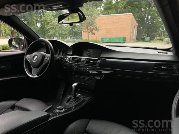 Black BMW 320 2010 in Riga, with an engine capacity of 2.00 L and mileage of 0 thousand km for 6850 €, photo 4 on AUTOMOTO.COM.LV