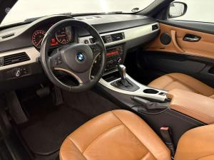 Melns BMW 320 2010 Marijampole, ar dzinēja tilpumu 2.00 L un nobraukumu 200 tūkst. km par 7750 €, foto 3 vietnē AUTOMOTO.COM.LV