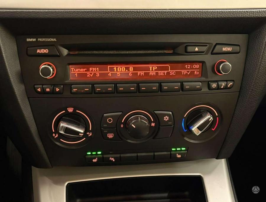 Melns BMW 320 2010 Marijampole, ar dzinēja tilpumu 2.00 L un nobraukumu 200 tūkst. km par 7750 €, foto 17 vietnē AUTOMOTO.COM.LV