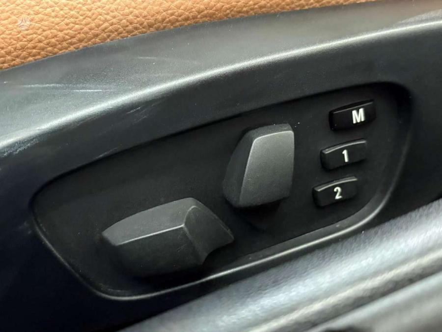 Melns BMW 320 2010 Marijampole, ar dzinēja tilpumu 2.00 L un nobraukumu 200 tūkst. km par 7750 €, foto 18 vietnē AUTOMOTO.COM.LV