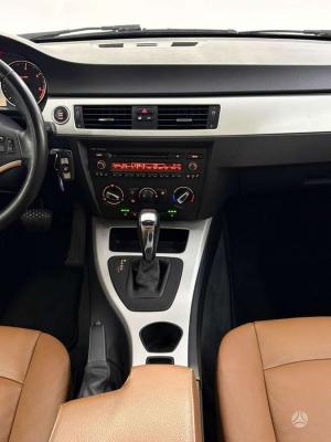 Melns BMW 320 2010 Marijampole, ar dzinēja tilpumu 2.00 L un nobraukumu 200 tūkst. km par 7750 €, foto 22 vietnē AUTOMOTO.COM.LV