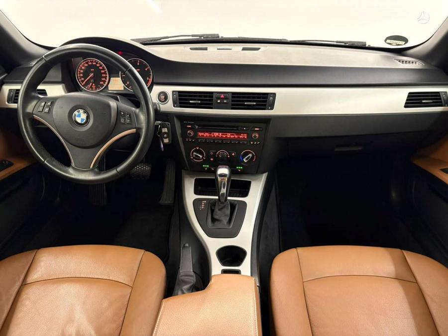 Melns BMW 320 2010 Marijampole, ar dzinēja tilpumu 2.00 L un nobraukumu 200 tūkst. km par 7750 €, foto 23 vietnē AUTOMOTO.COM.LV