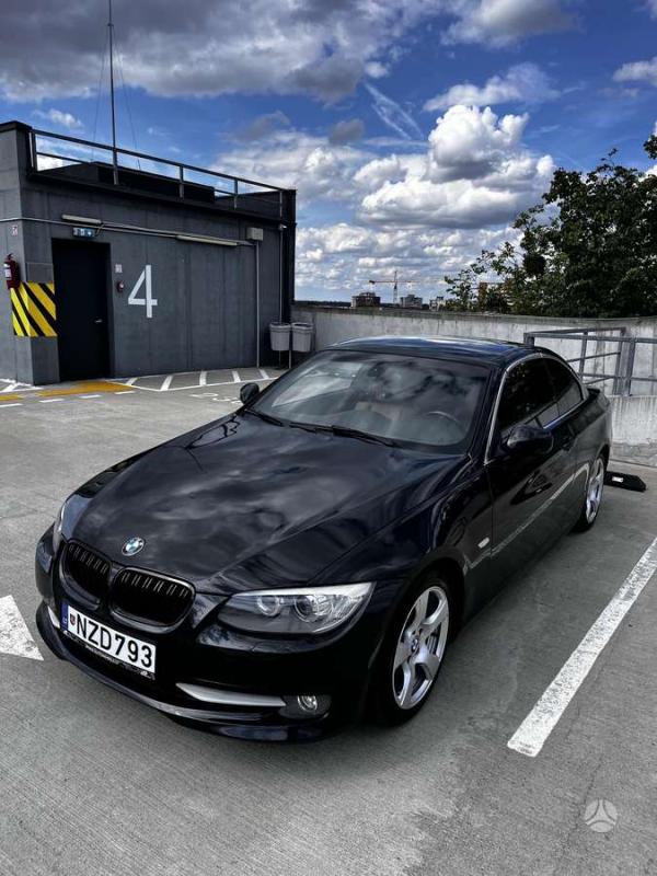 Melns BMW 320 2010 Kauņa, ar dzinēja tilpumu 2.00 L un nobraukumu 261 tūkst. km par 8200 €, foto 9 vietnē AUTOMOTO.COM.LV