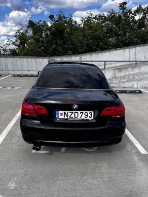 Black BMW 320 2010 in Kaunas, with an engine capacity of 2.00 L and mileage of 261 thousand km for 8200 €, photo 13 on AUTOMOTO.COM.LV