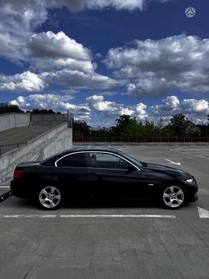 Black BMW 320 2010 in Kaunas, with an engine capacity of 2.00 L and mileage of 261 thousand km for 8200 €, photo 15 on AUTOMOTO.COM.LV