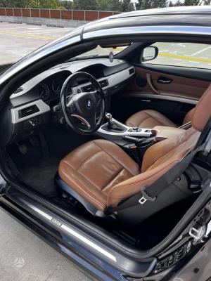 Black BMW 320 2010 in Kaunas, with an engine capacity of 2.00 L and mileage of 261 thousand km for 8200 €, photo 18 on AUTOMOTO.COM.LV