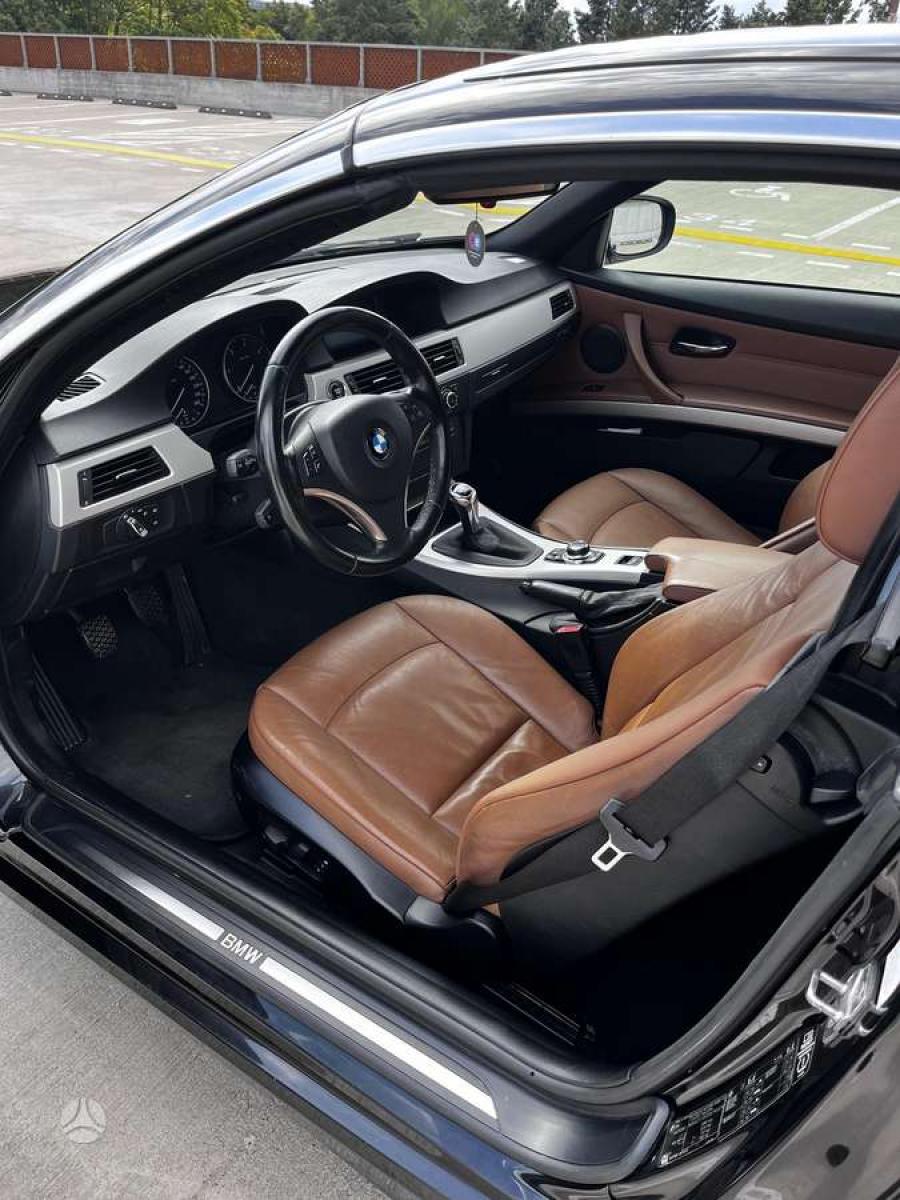 Black BMW 320 2010 in Kaunas, with an engine capacity of 2.00 L and mileage of 261 thousand km for 8200 €, photo 18 on AUTOMOTO.COM.LV