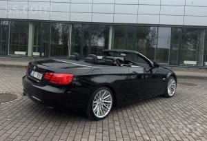 Black BMW 320 2011 in Tukums, with an engine capacity of 2.00 L and mileage of 261 thousand km for 8999 €, photo 5 on AUTOMOTO.COM.LV
