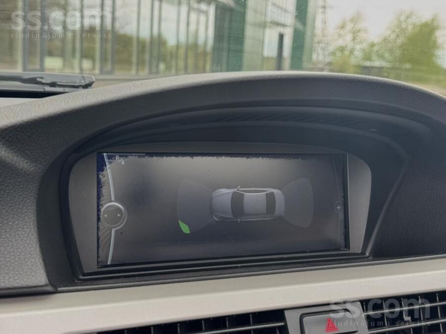 Black BMW 320 2011 in Tukums, with an engine capacity of 2.00 L and mileage of 261 thousand km for 8999 €, photo 12 on AUTOMOTO.COM.LV