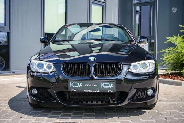 Black BMW 320 2011 in Kaunas, with an engine capacity of 2.00 L and mileage of 271 thousand km for 9250 €, photo 3 on AUTOMOTO.COM.LV