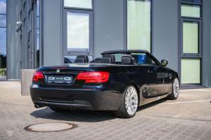 Black BMW 320 2011 in Kaunas, with an engine capacity of 2.00 L and mileage of 271 thousand km for 9250 €, photo 14 on AUTOMOTO.COM.LV