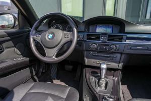 Black BMW 320 2011 in Kaunas, with an engine capacity of 2.00 L and mileage of 271 thousand km for 9250 €, photo 17 on AUTOMOTO.COM.LV