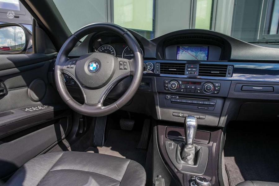 Black BMW 320 2011 in Kaunas, with an engine capacity of 2.00 L and mileage of 271 thousand km for 9250 €, photo 17 on AUTOMOTO.COM.LV