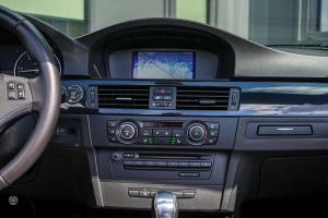 Black BMW 320 2011 in Kaunas, with an engine capacity of 2.00 L and mileage of 271 thousand km for 9250 €, photo 19 on AUTOMOTO.COM.LV
