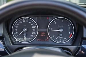 Black BMW 320 2011 in Kaunas, with an engine capacity of 2.00 L and mileage of 271 thousand km for 9250 €, photo 24 on AUTOMOTO.COM.LV