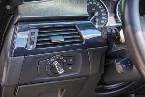 Black BMW 320 2011 in Kaunas, with an engine capacity of 2.00 L and mileage of 271 thousand km for 9250 €, photo 30 on AUTOMOTO.COM.LV