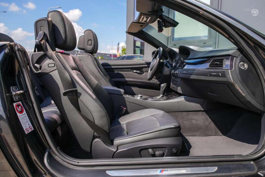 Black BMW 320 2011 in Kaunas, with an engine capacity of 2.00 L and mileage of 271 thousand km for 9250 €, photo 35 on AUTOMOTO.COM.LV