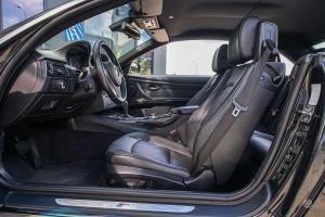Black BMW 320 2011 in Kaunas, with an engine capacity of 2.00 L and mileage of 271 thousand km for 9250 €, photo 38 on AUTOMOTO.COM.LV