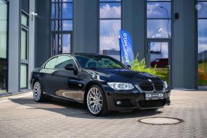 Black BMW 320 2011 in Kaunas, with an engine capacity of 2.00 L and mileage of 271 thousand km for 9250 €, photo 41 on AUTOMOTO.COM.LV