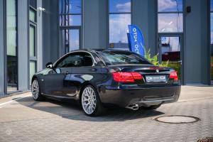 Black BMW 320 2011 in Kaunas, with an engine capacity of 2.00 L and mileage of 271 thousand km for 9250 €, photo 43 on AUTOMOTO.COM.LV