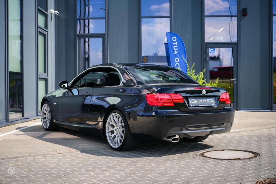 Black BMW 320 2011 in Kaunas, with an engine capacity of 2.00 L and mileage of 271 thousand km for 9250 €, photo 43 on AUTOMOTO.COM.LV