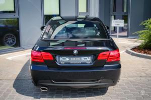 Black BMW 320 2011 in Kaunas, with an engine capacity of 2.00 L and mileage of 271 thousand km for 9250 €, photo 44 on AUTOMOTO.COM.LV