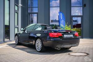 Melns BMW 320 2011 Kauņa, ar dzinēja tilpumu 2.00 L un nobraukumu 271 tūkst. km par 9250 €, foto 10 vietnē AUTOMOTO.COM.LV