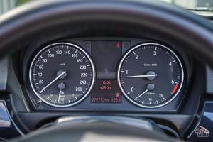 Melns BMW 320 2011 Kauņa, ar dzinēja tilpumu 2.00 L un nobraukumu 271 tūkst. km par 9250 €, foto 24 vietnē AUTOMOTO.COM.LV