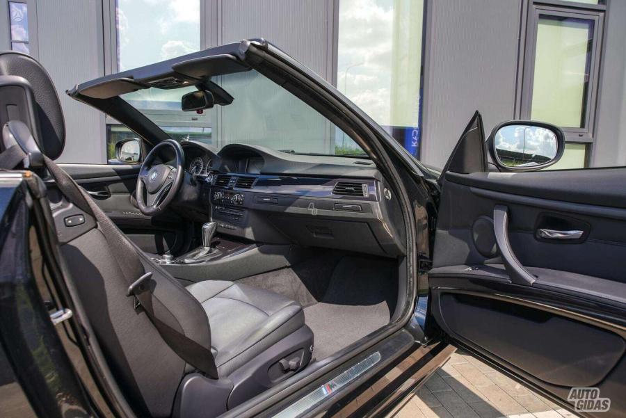 Melns BMW 320 2011 Kauņa, ar dzinēja tilpumu 2.00 L un nobraukumu 271 tūkst. km par 9250 €, foto 33 vietnē AUTOMOTO.COM.LV