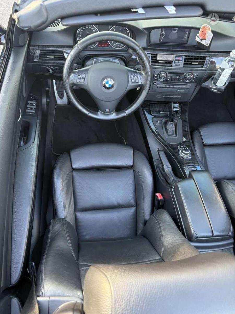 Black BMW 320 2011 in Vilnius, with an engine capacity of 2.00 L and mileage of 248 thousand km for 12099 €, photo 13 on AUTOMOTO.COM.LV