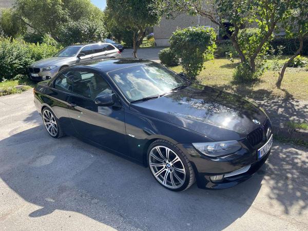 Black BMW 320 2011 in Nemencine, with an engine capacity of 2.00 L and mileage of 270 thousand km for 8700 €, photo 1 on AUTOMOTO.COM.LV