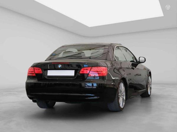 Melns BMW 320 2013 Kauņa, ar dzinēja tilpumu 2.00 L un nobraukumu 202 tūkst. km par 8900 €, foto 3 vietnē AUTOMOTO.COM.LV